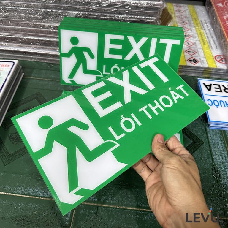 Biển chỉ dẫn lối thoát hiểm exit an toàn pccc • LEVU Việt Nam