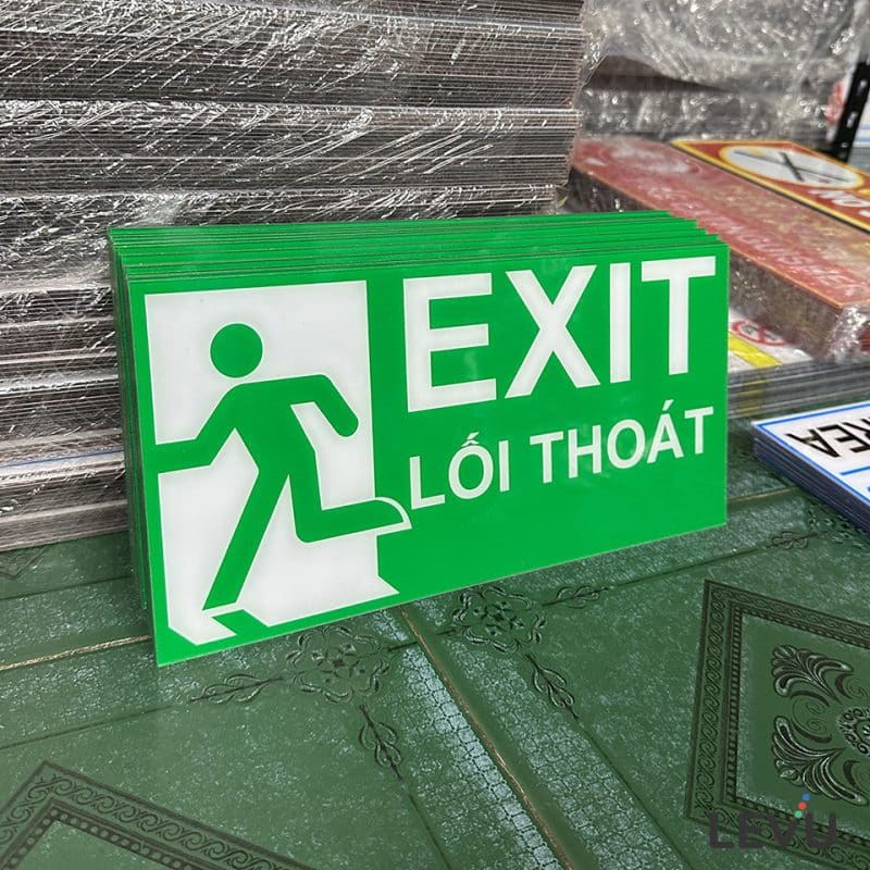 Biển chỉ dẫn lối thoát hiểm exit an toàn pccc • LEVU Việt Nam